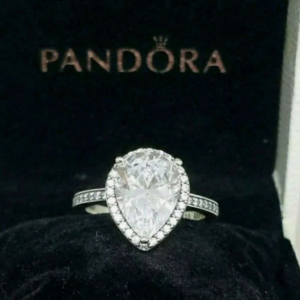 Pandora Radiant Teardrop Ring. - Gem